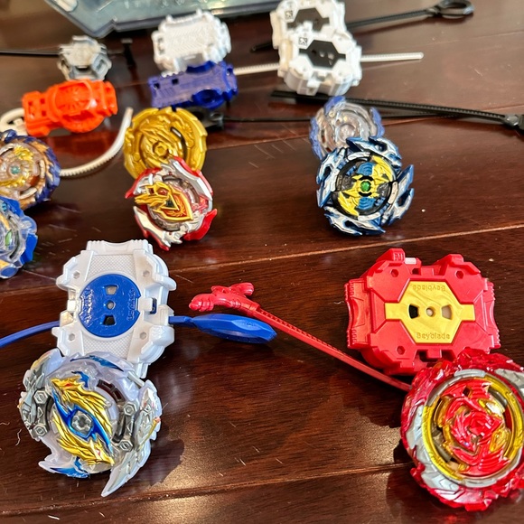Toys | Beyblades Complete Set 1 Beybladeslaunchers And Beyblade Snake ...